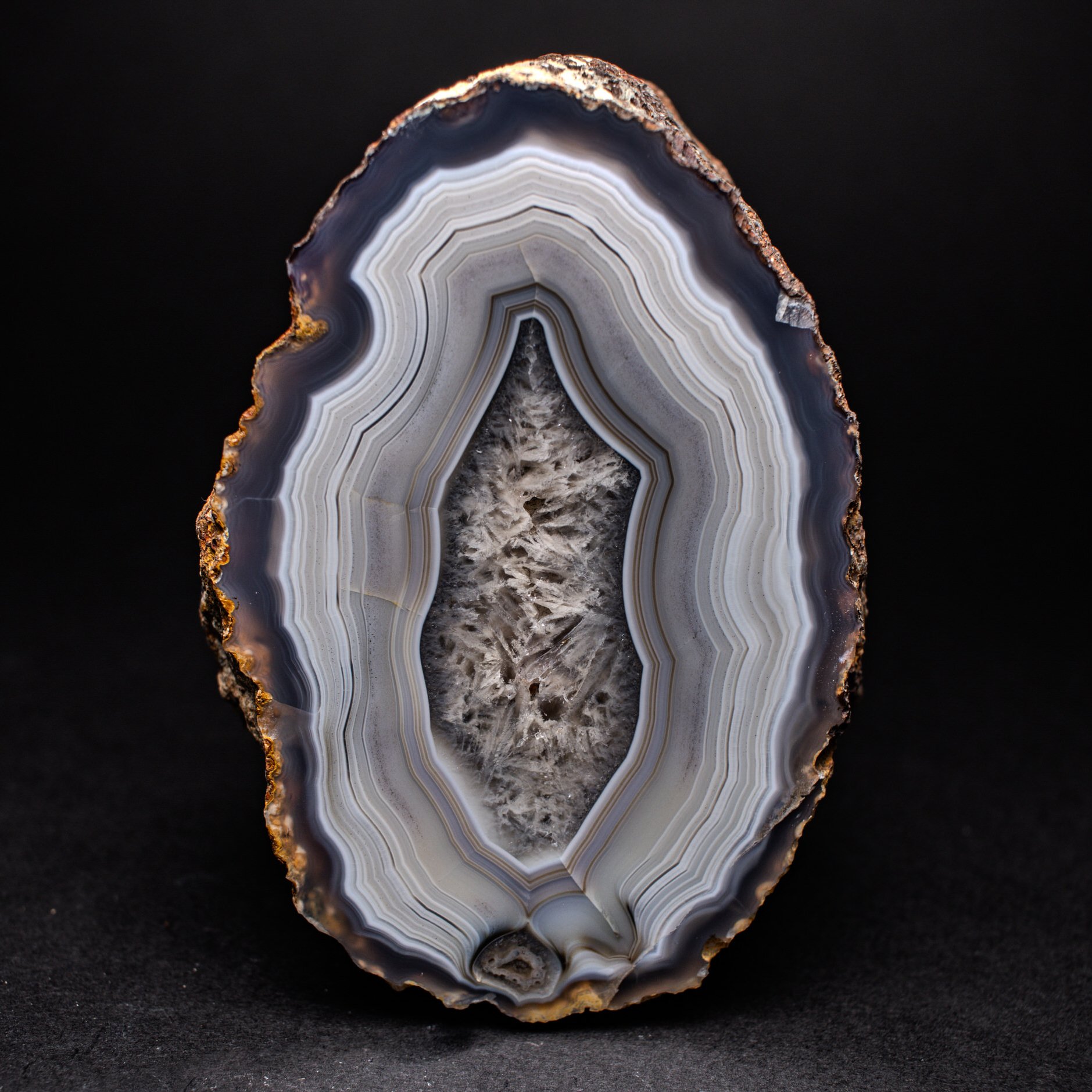 Ebony (MCZ2441) – $500 – Agates From Mexico